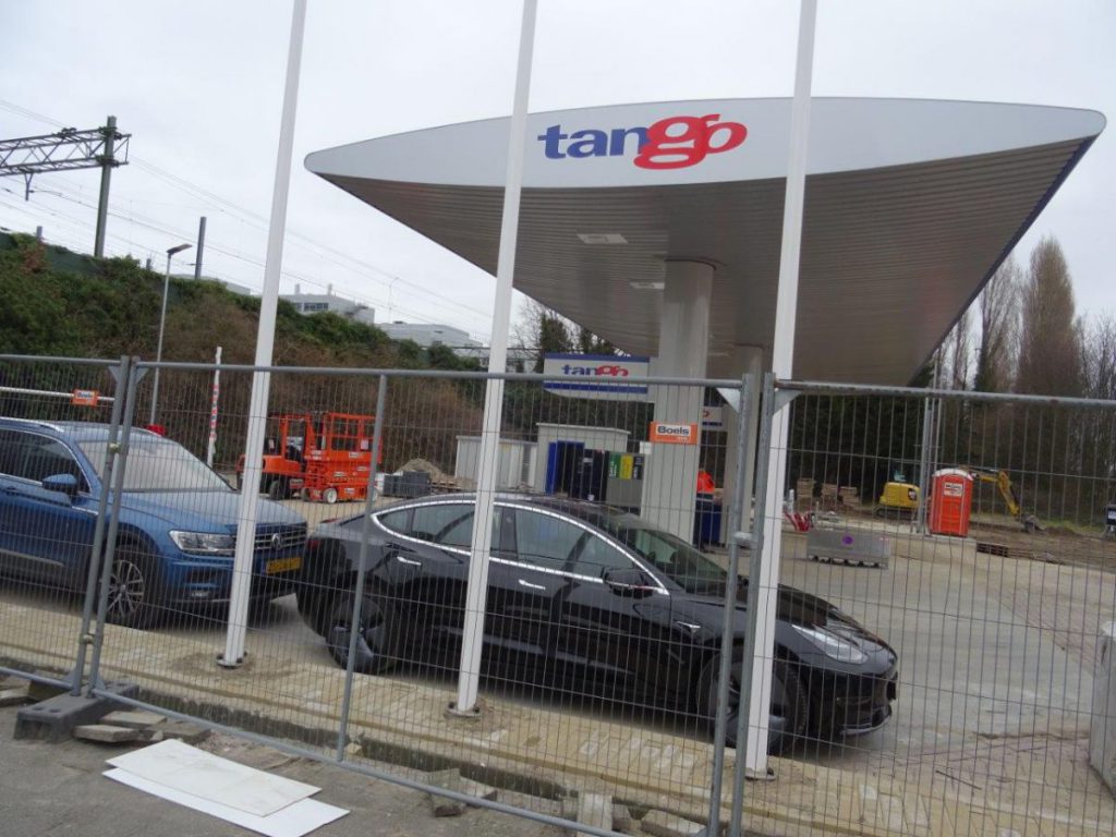 Tango-tankstation bij grens Voorburg - Vlietnieuws